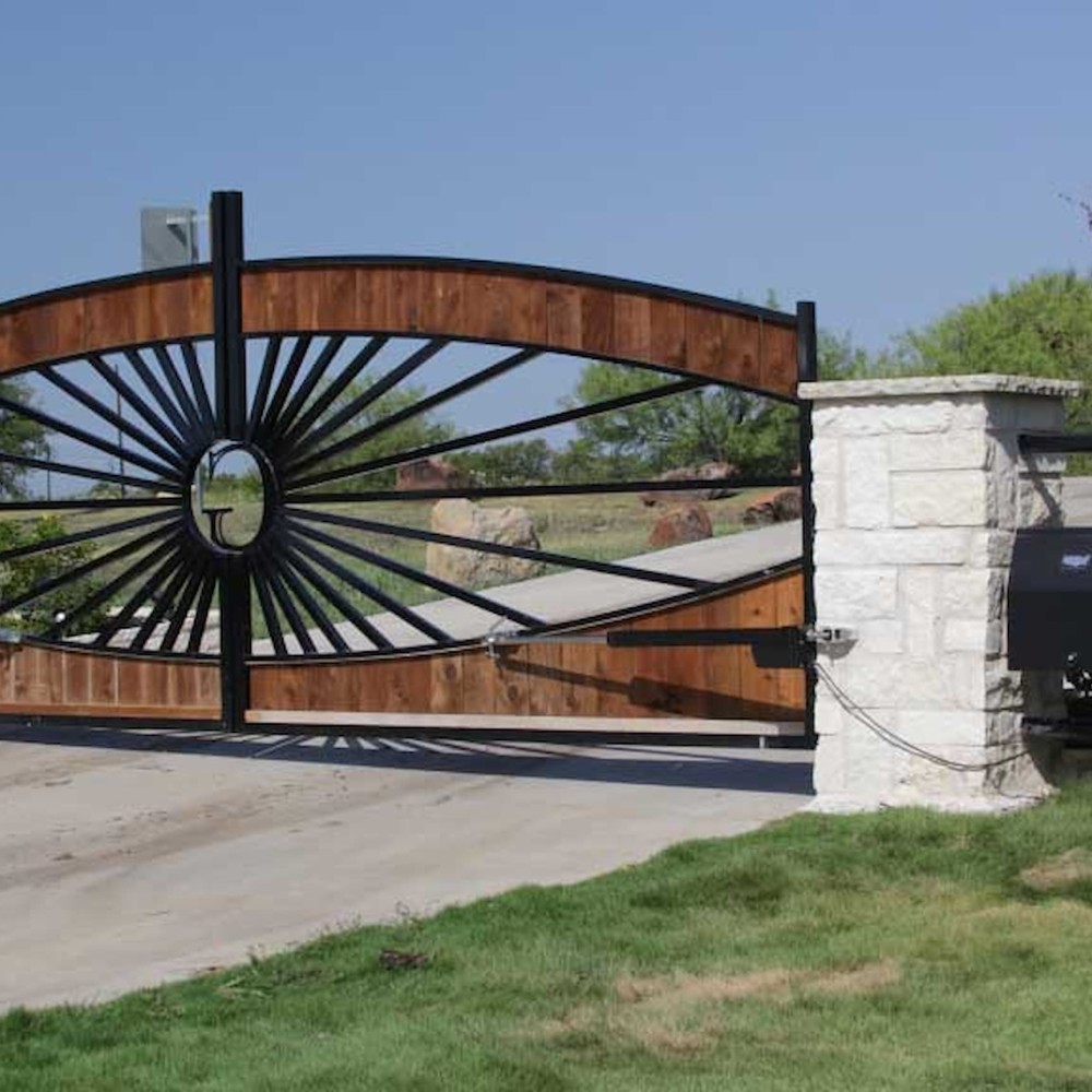 Ranger HD Solar Dual Swing Gate Open - USAutomatic